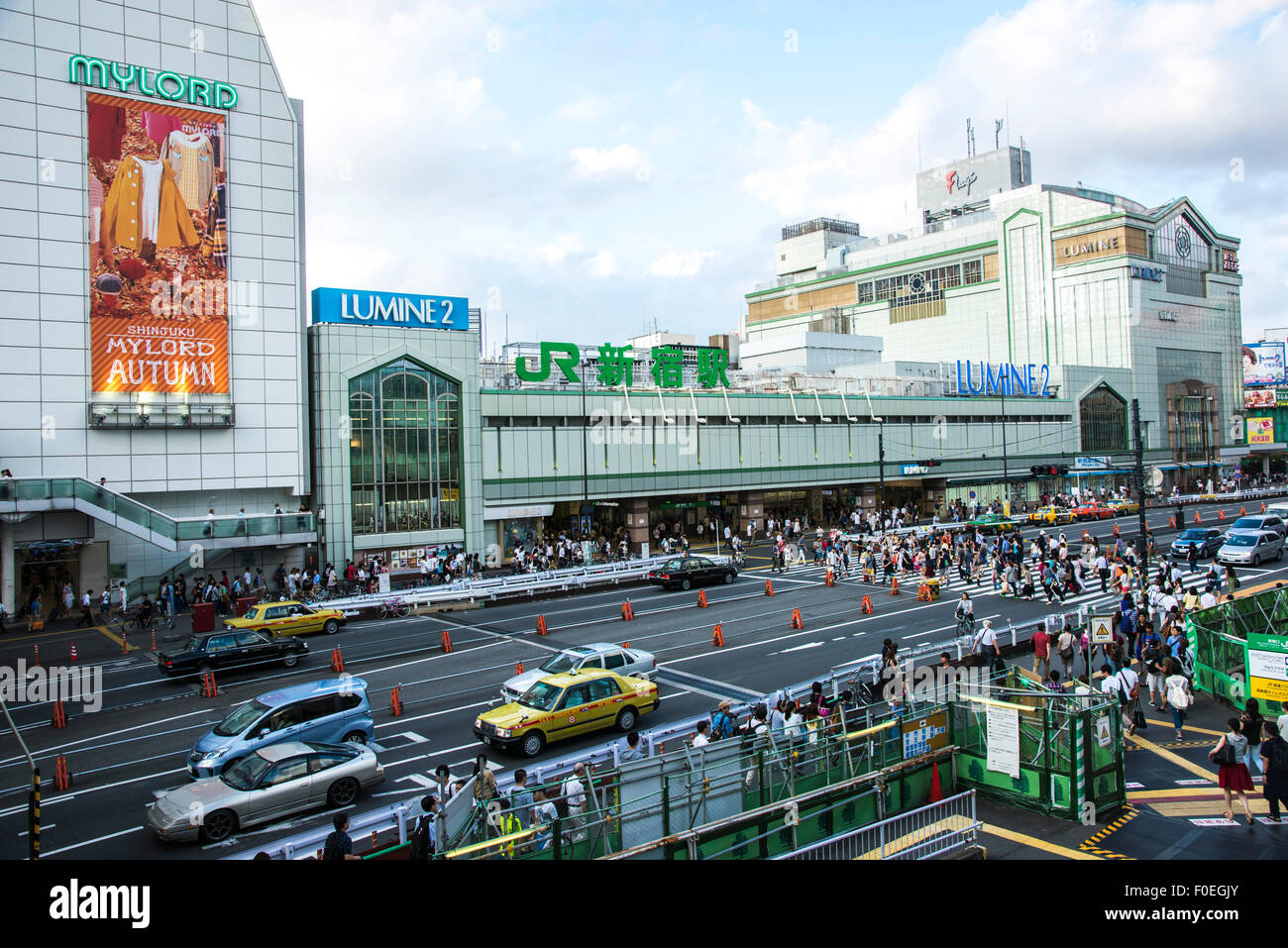 La gare de Shinjuku à l'entrée sud de Shinjuku, Tokyo,Japon Photo Stock ...