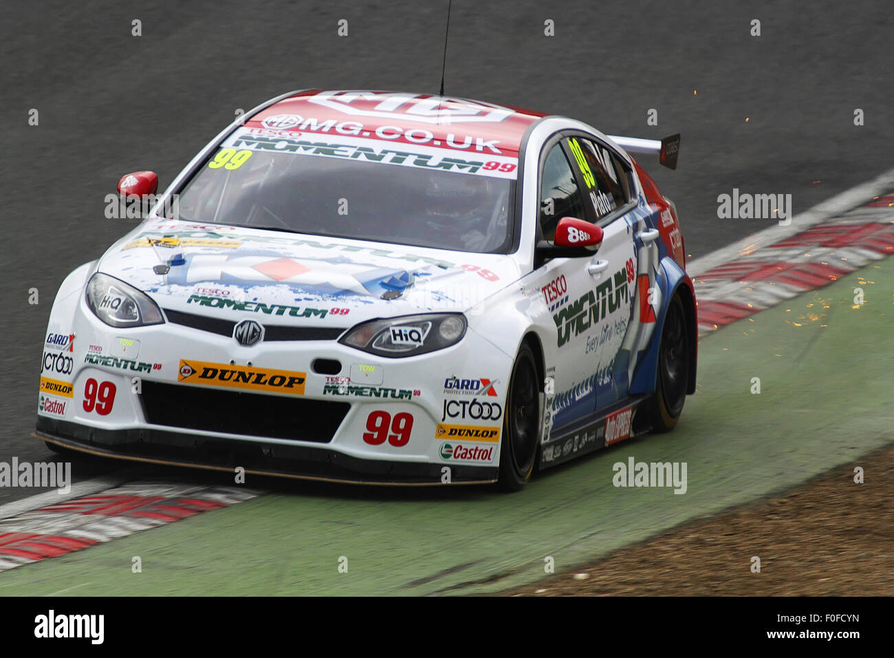 Jason Plato sur l'étincelle, Brabham tout droit dans la MG Triple Eight ...
