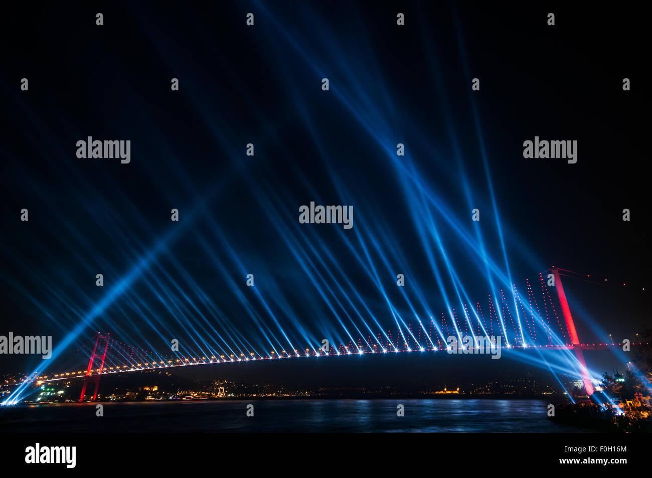 Pont du bosphore et istanbul Banque de photographies et d’images à ...