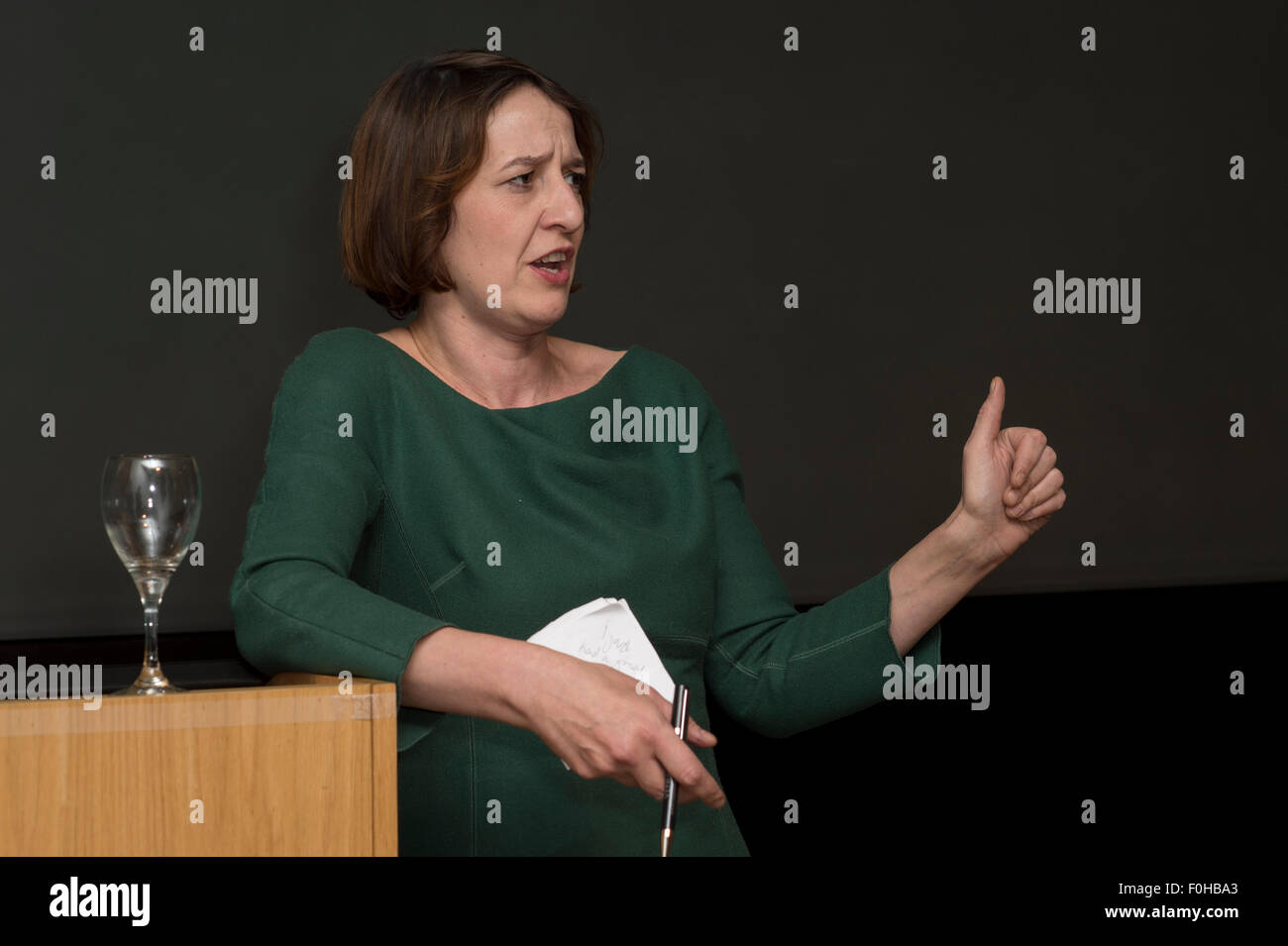 Zoe williams Banque de photographies et d’images à haute résolution - Alamy