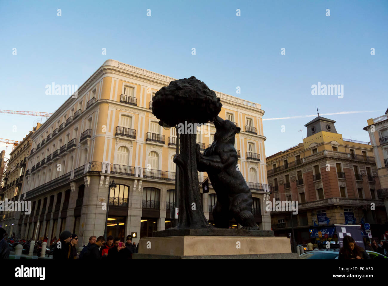 Statue d'ours et d'arbousier symbole de madrid Banque de photographies ...
