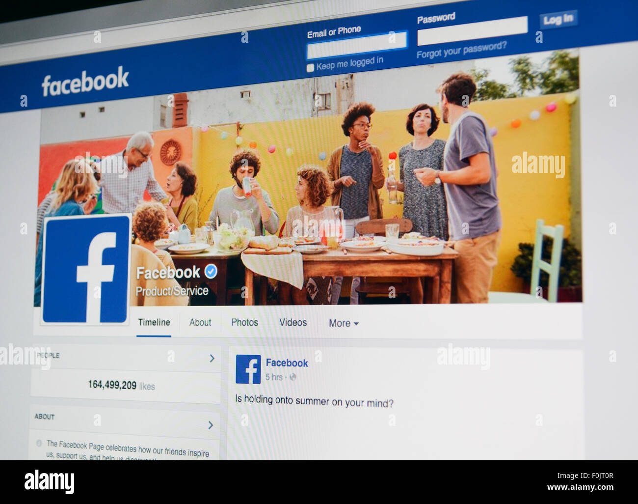 Facebook login page Banque de photographies et d’images à haute ...