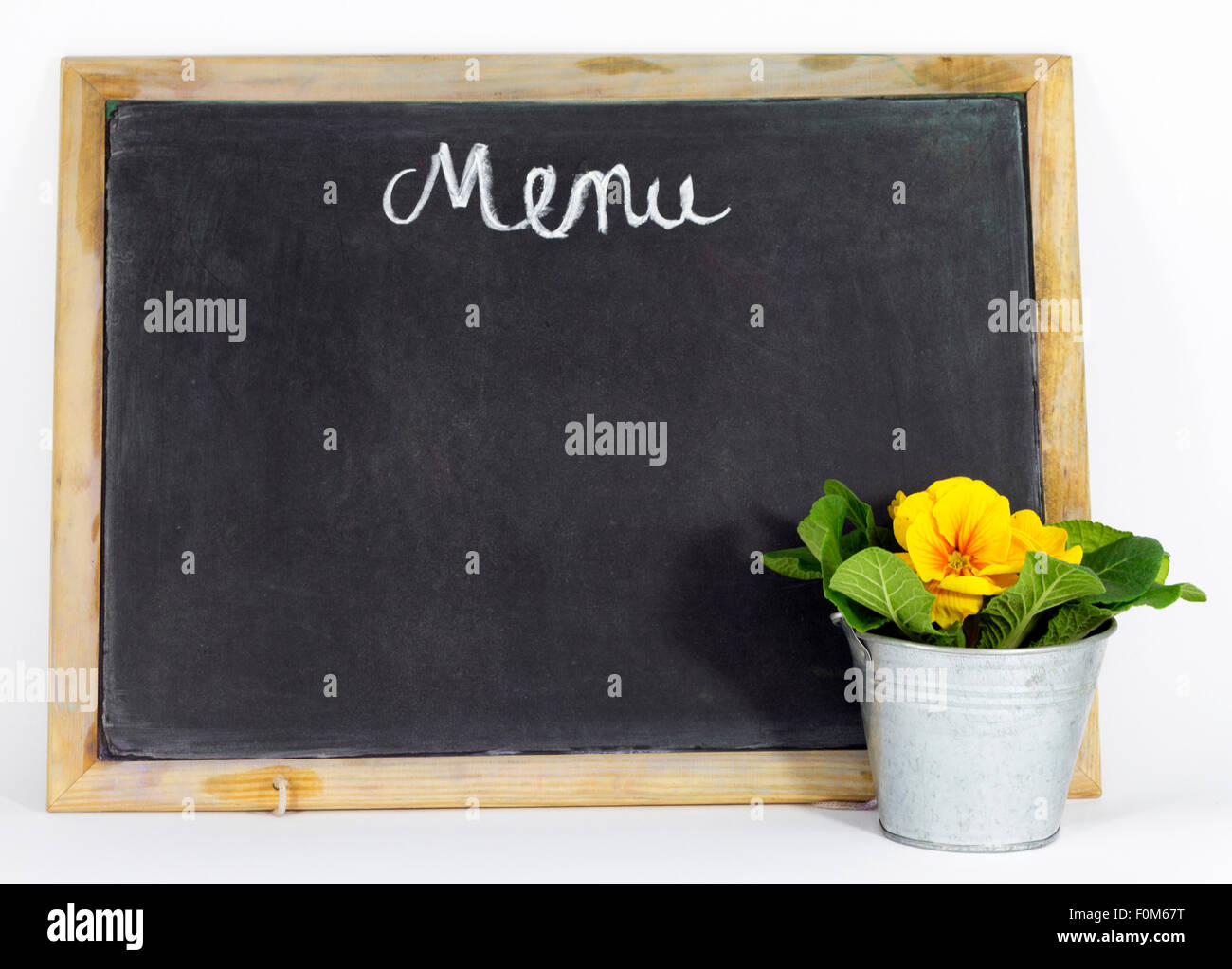 Menu restaurant vide tableau noir avec fleur Photo Stock - Alamy