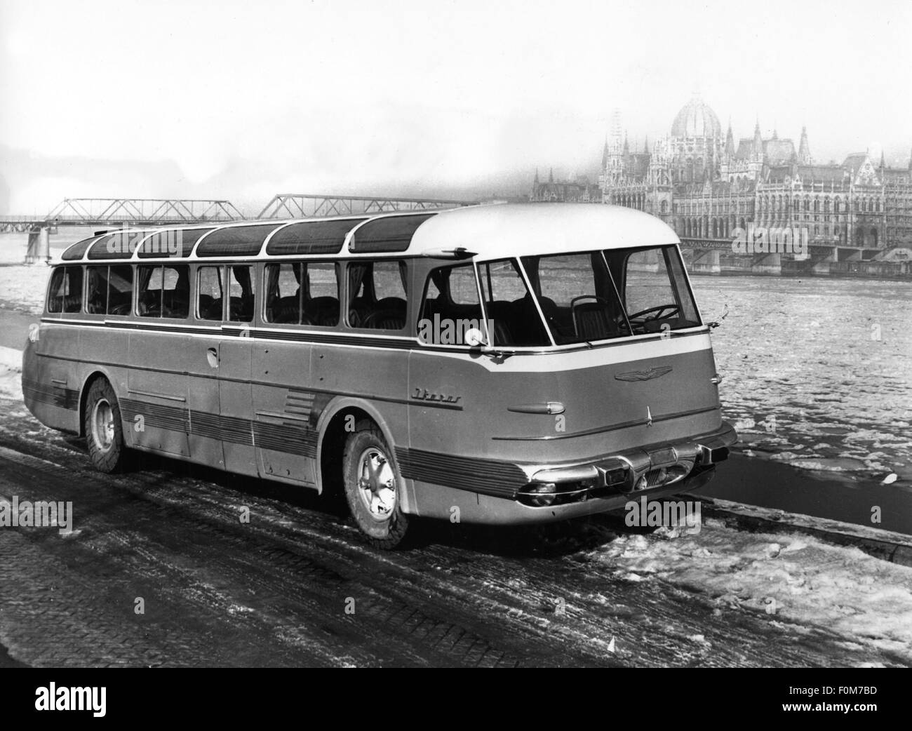 Bus 60s 1960s Banque de photographies et d’images à haute résolution ...
