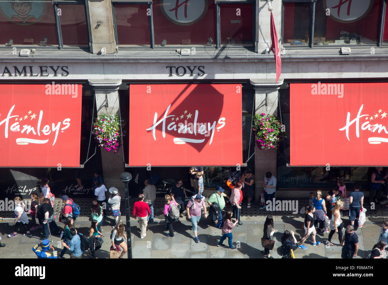 Hamleys toys Banque de photographies et d’images à haute résolution - Alamy