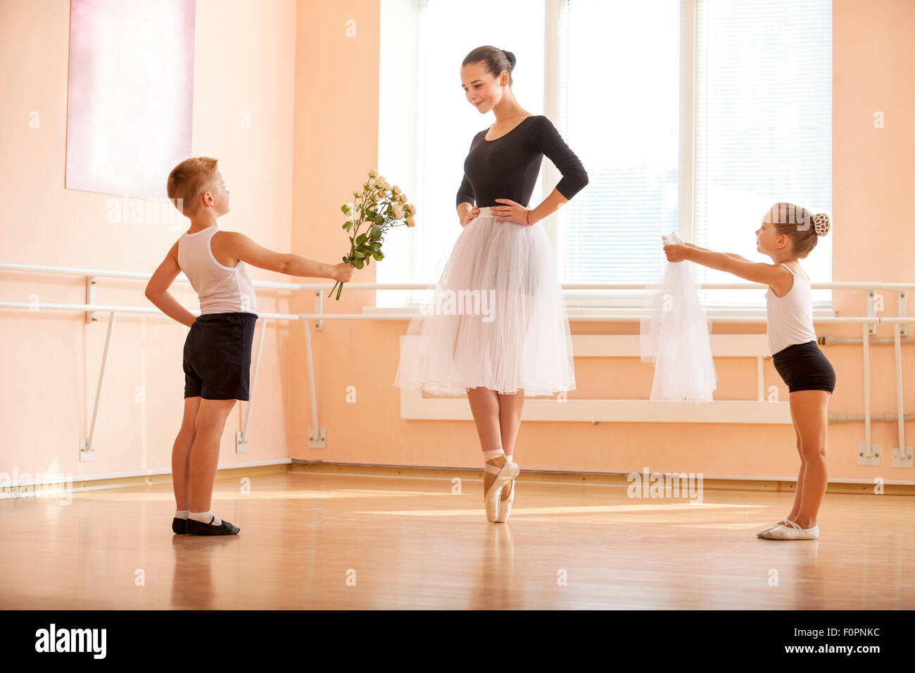 Boy ballet dancer Banque de photographies et d’images à haute ...