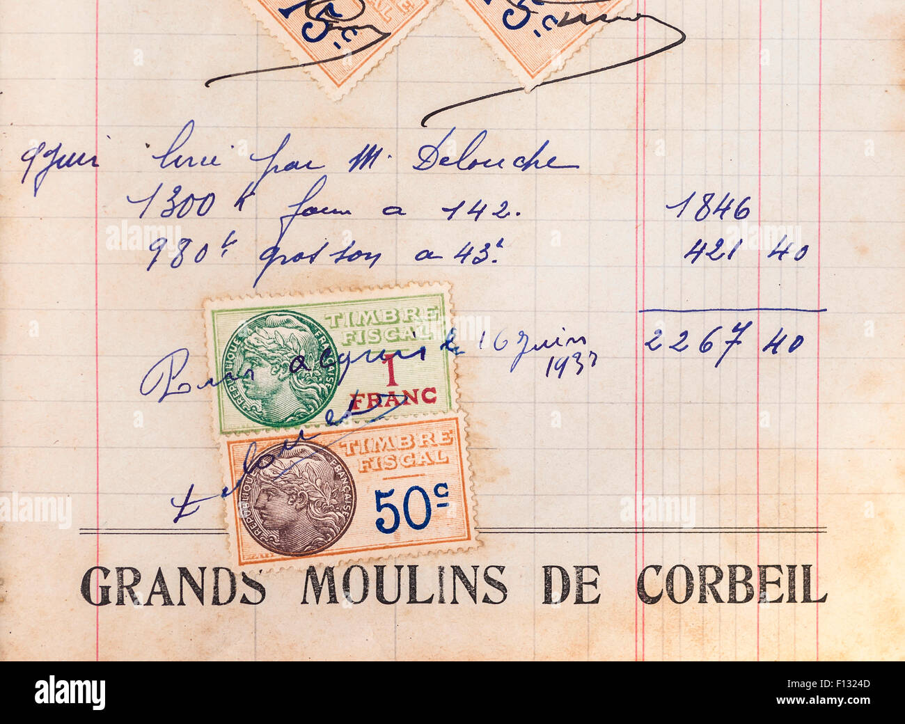 Ancien journal français des années 1930 avec les recettes fiscales ...