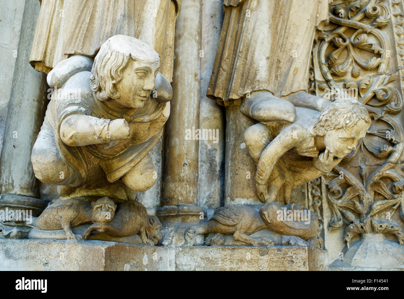 Les grotesques, Basilique de Saint Denis, Paris, France Photo Stock - Alamy