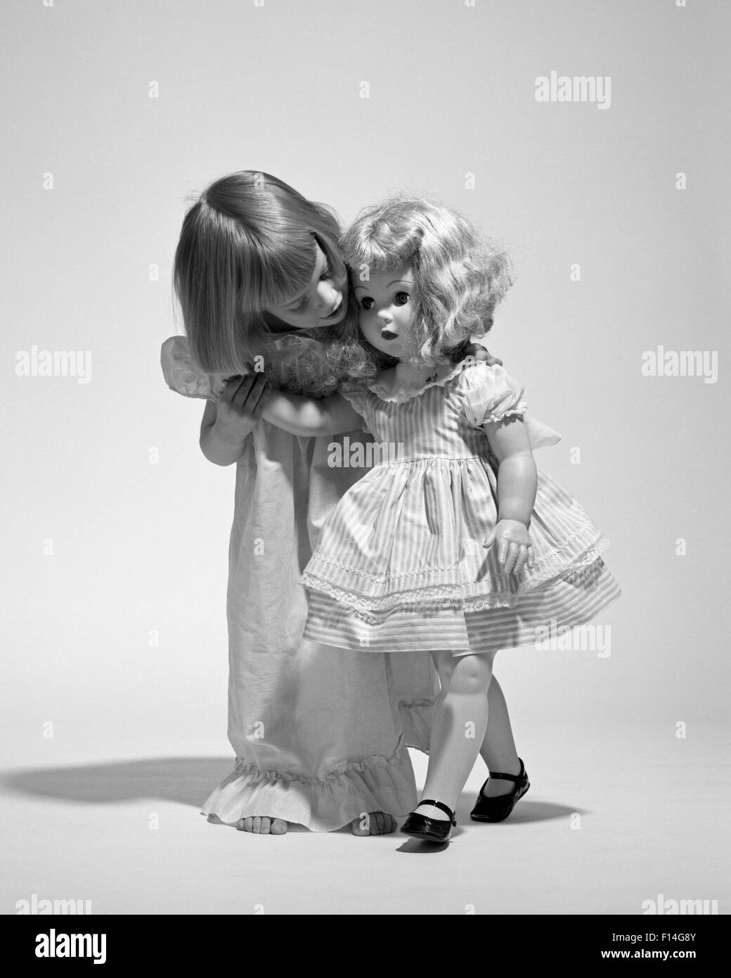 1960s blonde girl vintage Banque d'images noir et blanc - Alamy