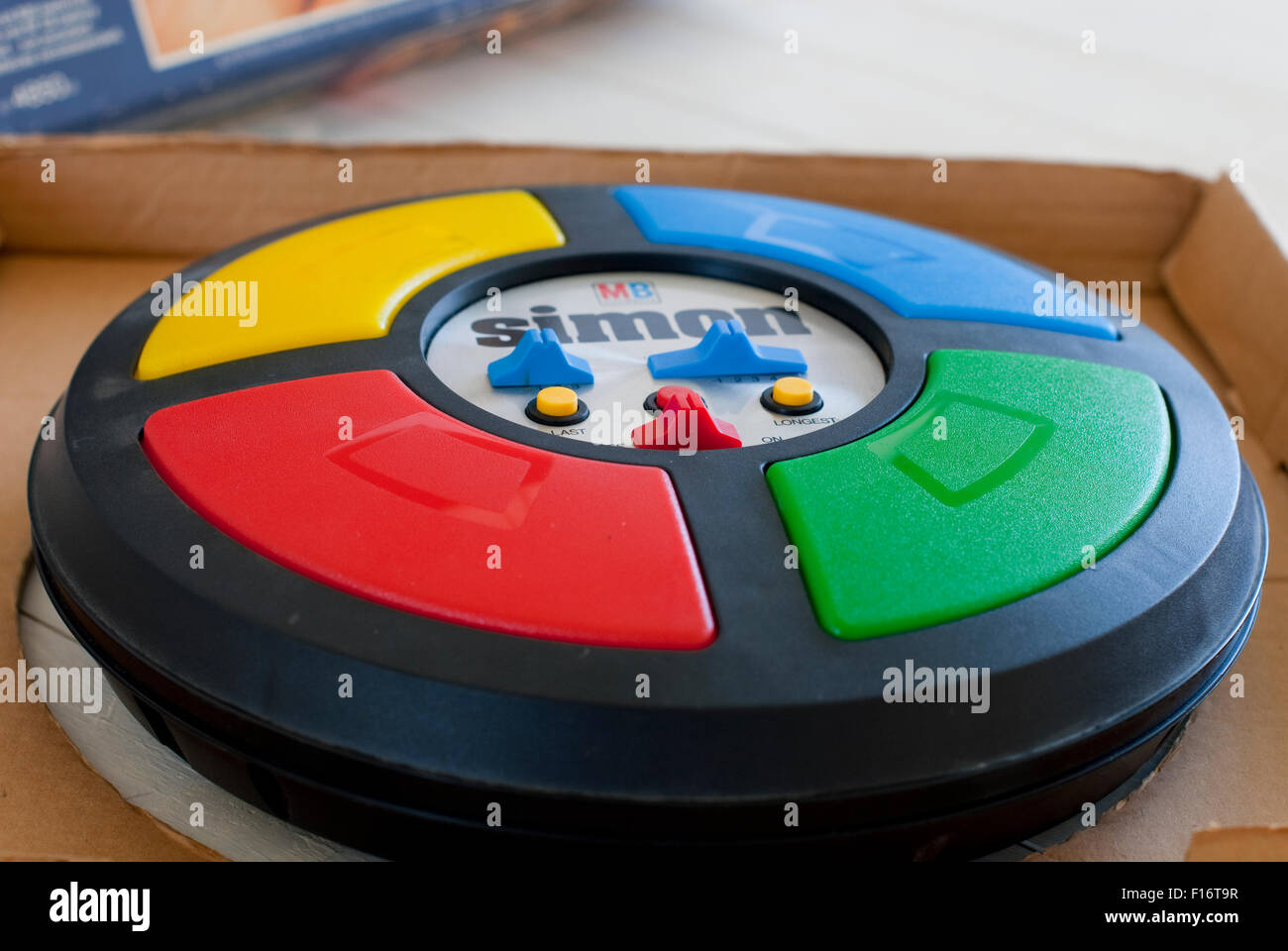 Vintage des années 80 jeu électronique Simon Photo Stock - Alamy