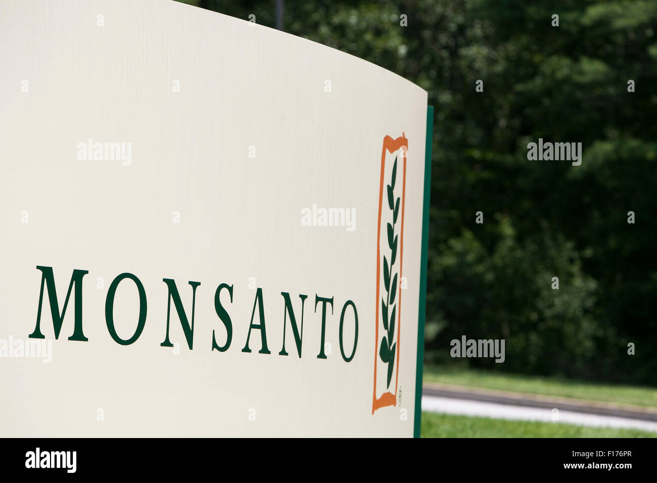 Monsanto logo sign headquarters Banque de photographies et d’images à ...