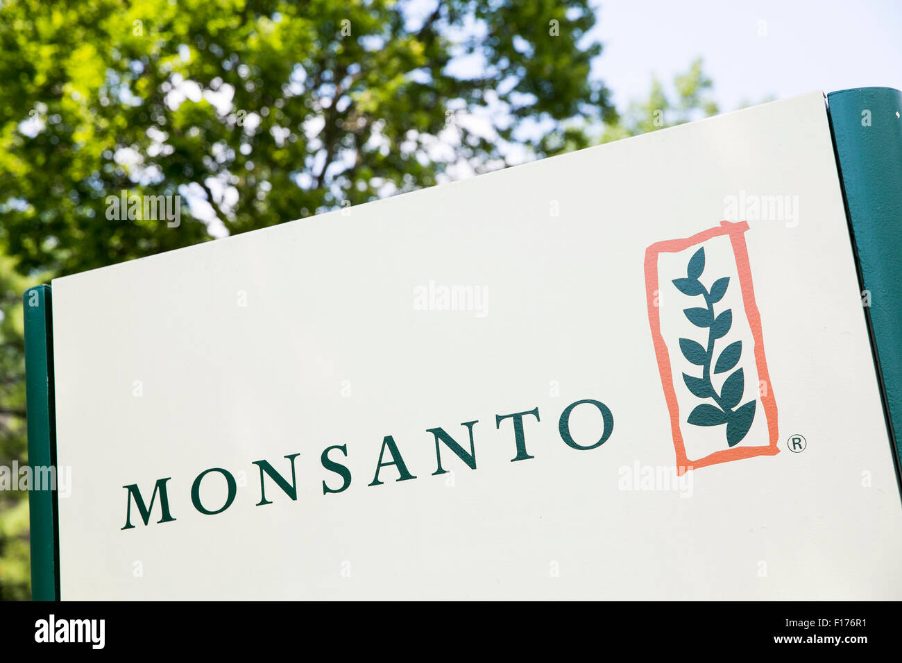 Monsanto logo sign headquarters Banque de photographies et d’images à ...