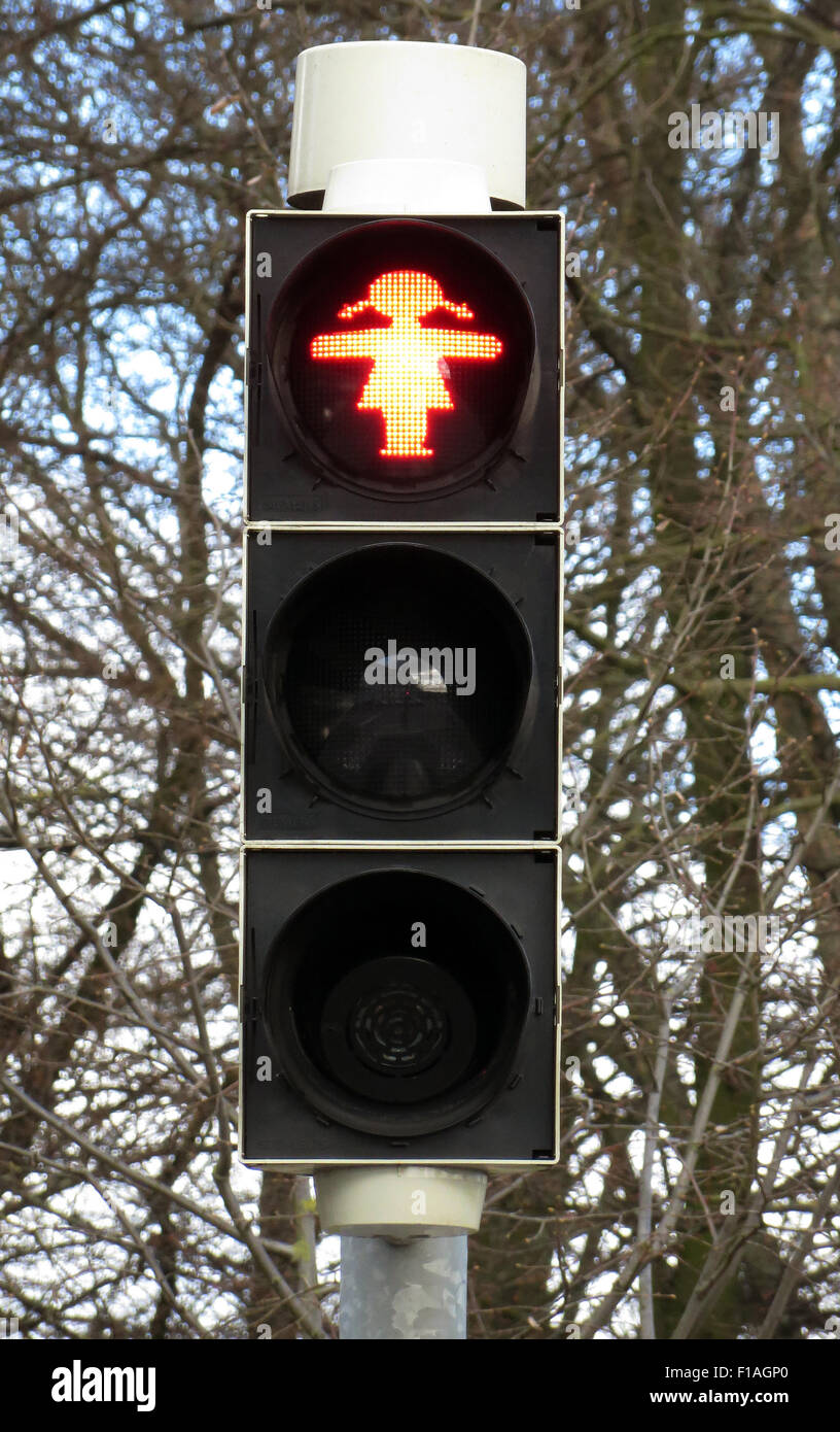 Attendre le feu rouge Banque d'image et photos - Alamy