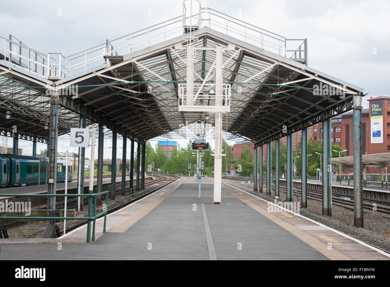 Chester train platform Banque de photographies et d’images à haute ...