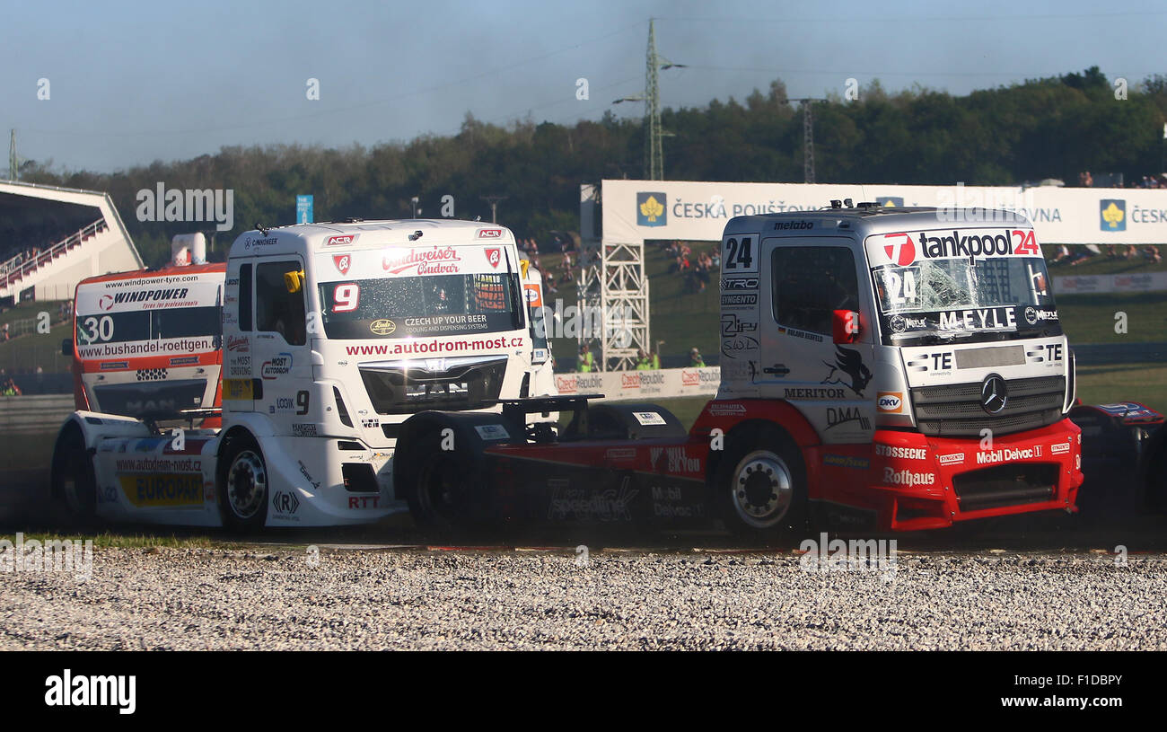 Truck racing mercedes Banque de photographies et d’images à haute ...