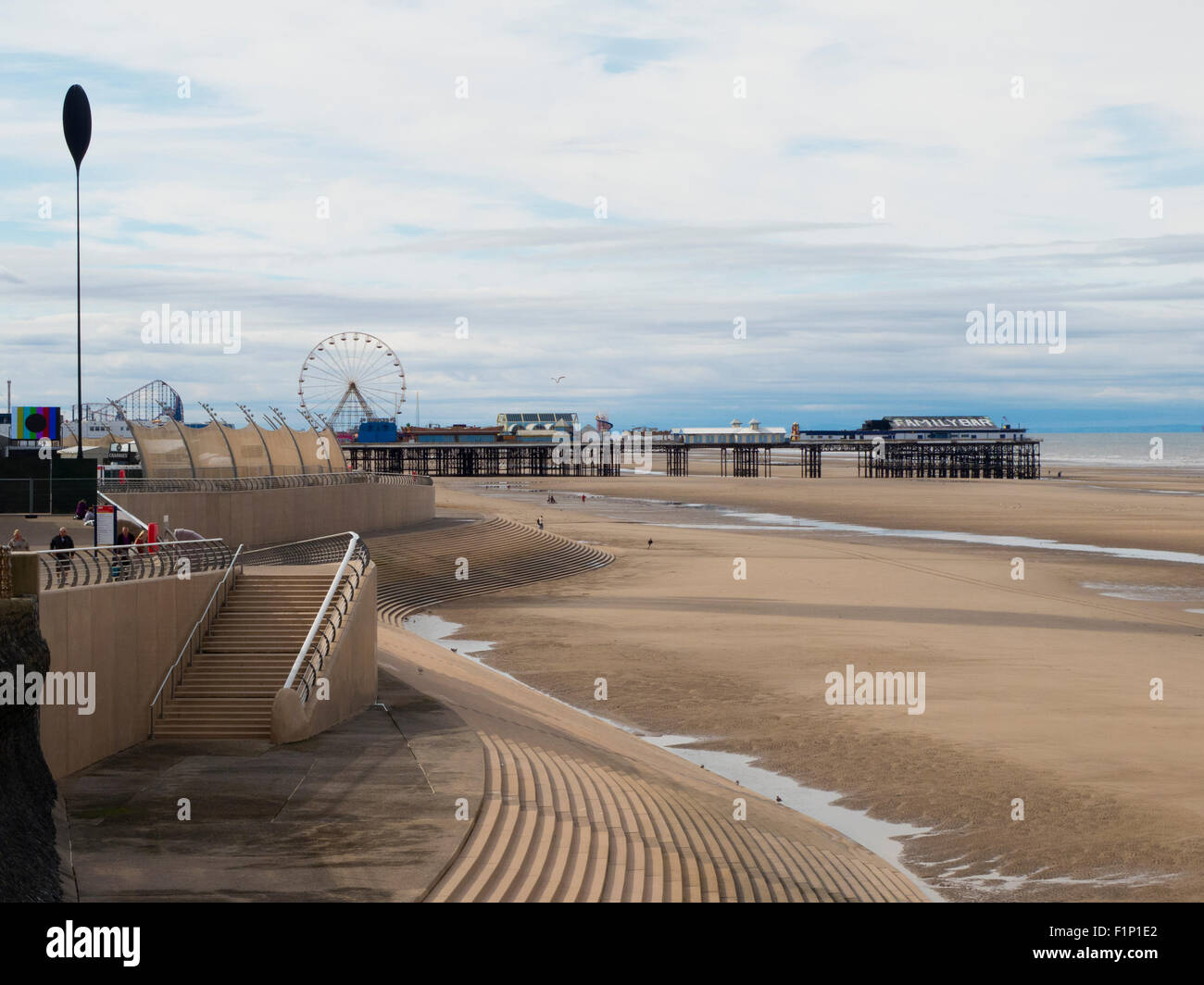 Blackpool central pier Banque de photographies et d’images à haute ...