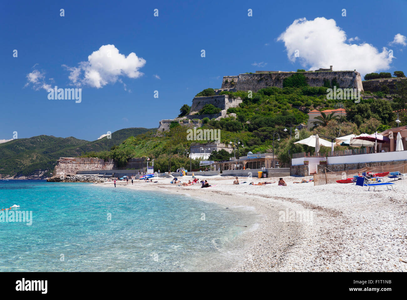 Plage le ghiaie Banque de photographies et d’images à haute résolution ...