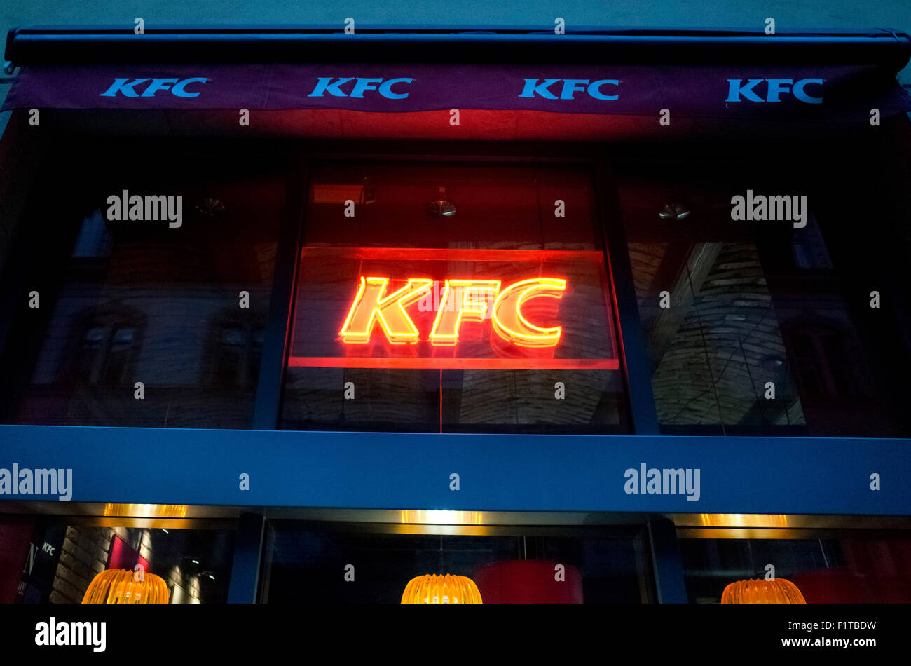 Kfc logo Banque de photographies et d’images à haute résolution - Alamy