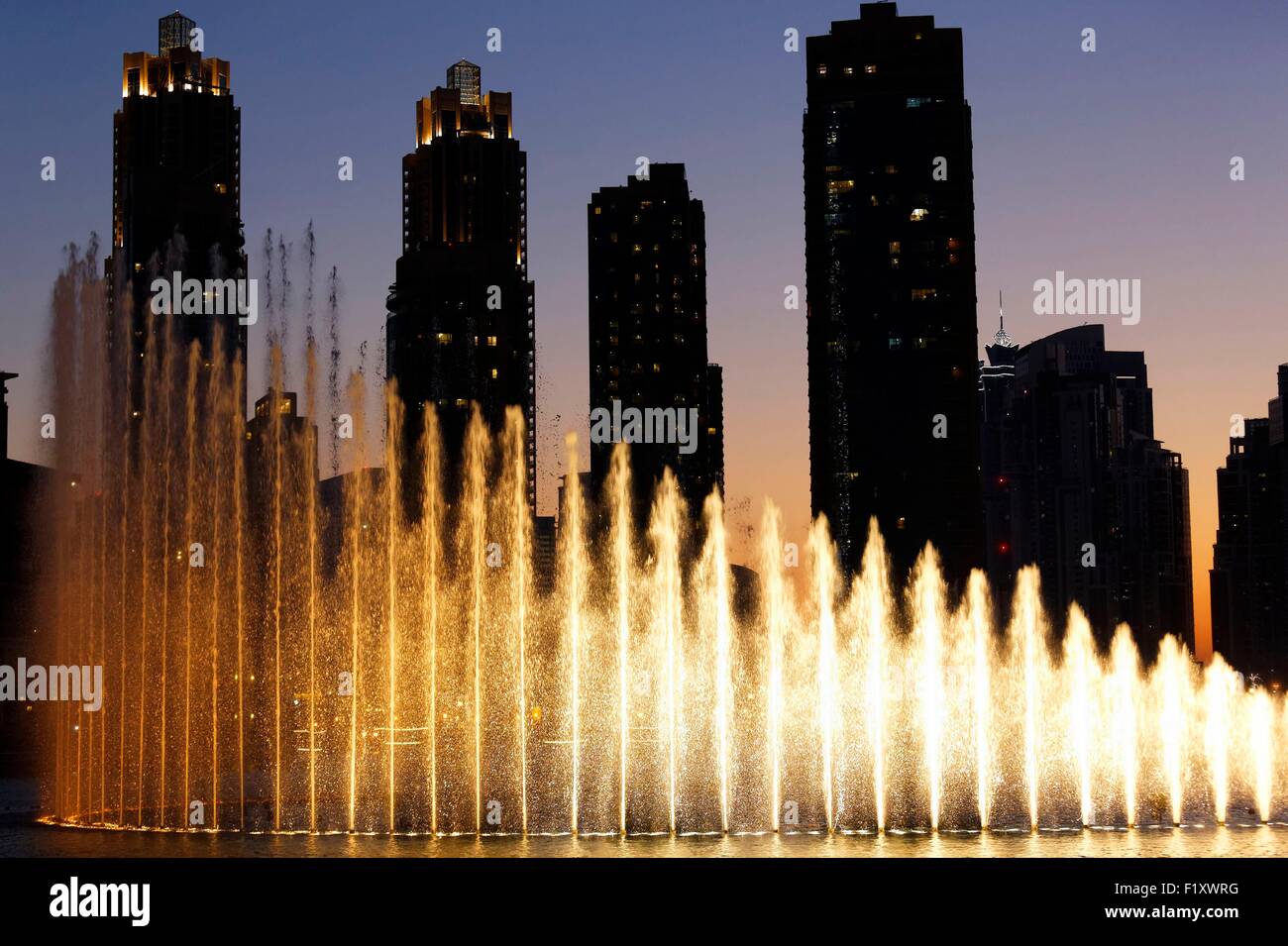 Emirats arabes unis, dubaï, Dubaï, spectacle de fontaine au pied de ...