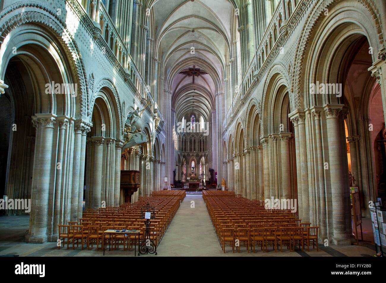 Cathédrale notre dame de bayeux Banque de photographies et d’images à haute résolution - Alamy
