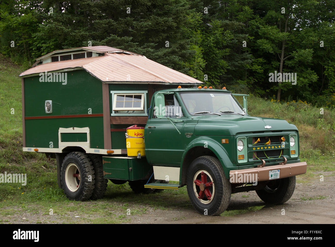 Camion de camping car et caravane Banque de photographies et d’images à ...