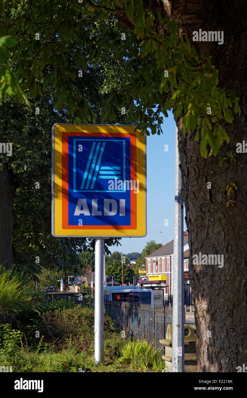 Aldi supermarket sign Banque de photographies et d’images à haute ...