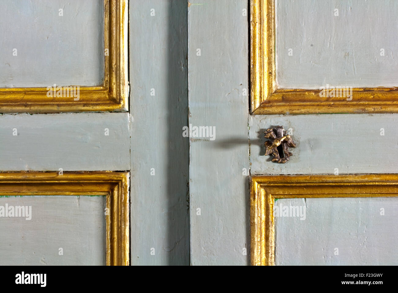 Porte dorure use Banque de photographies et d’images à haute résolution ...