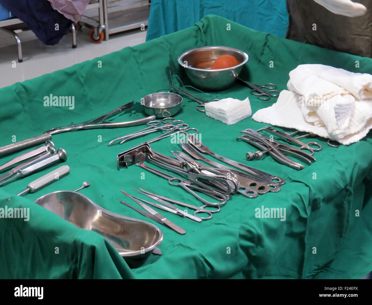 Surgery tools Banque de photographies et d’images à haute résolution ...