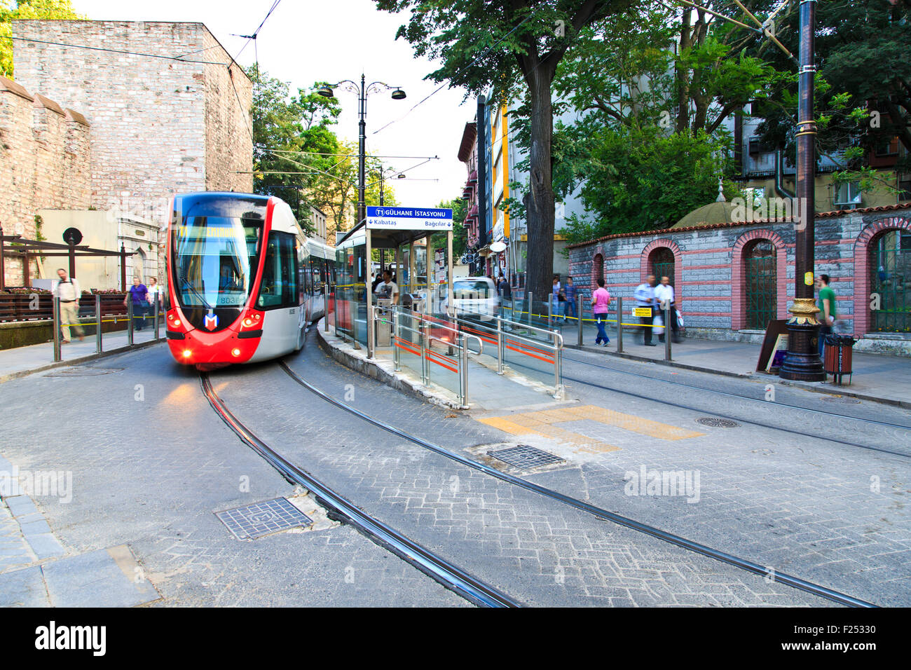 Istanbul tram Banque de photographies et d’images à haute résolution ...