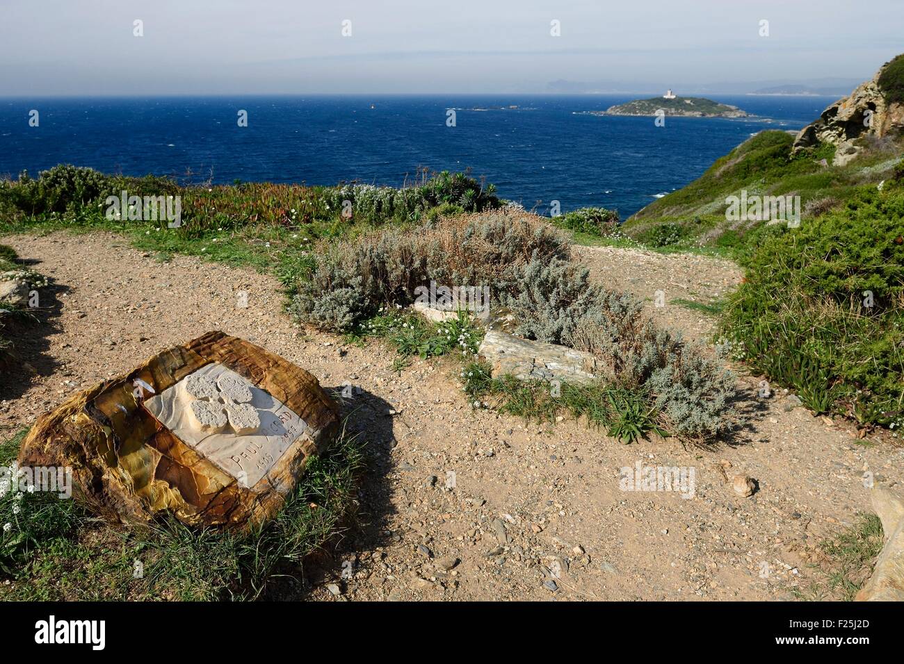 La France, Var, ile des Embiez, Pointe du Coucoussa, tombe de Paul ...