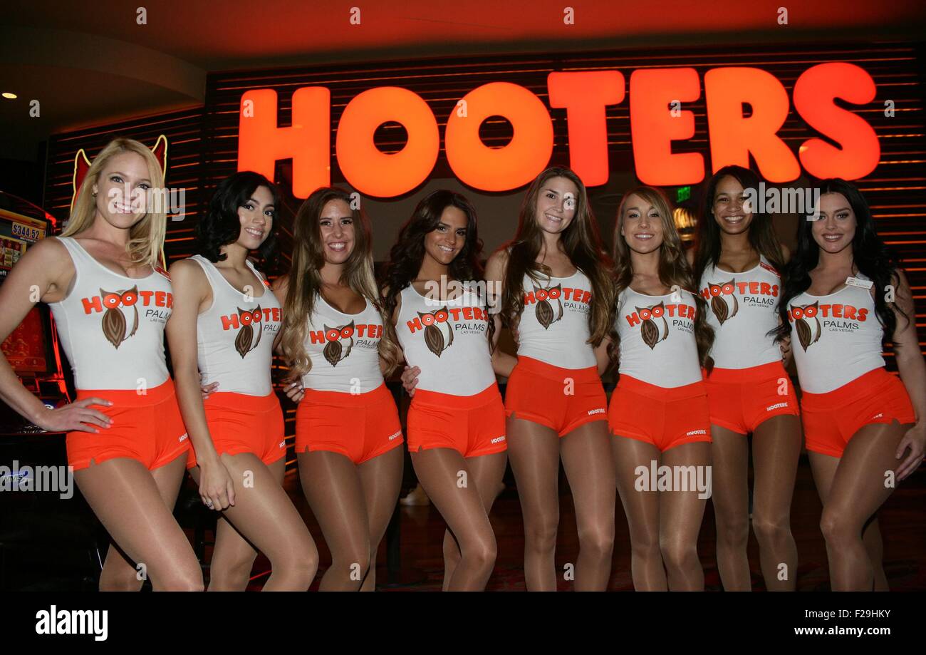 Las Vegas Nv Usa 14th Sep 2015 Hooters Girls Aux Arrivées De Plus Grand Hooters Ouvre Au