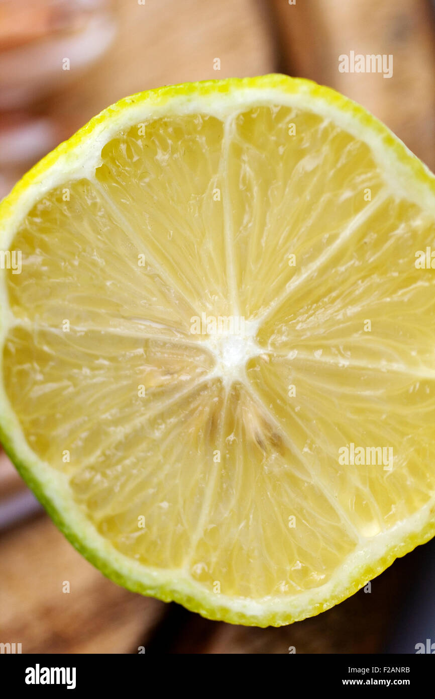 Demi citron Banque de photographies et d’images à haute résolution - Alamy