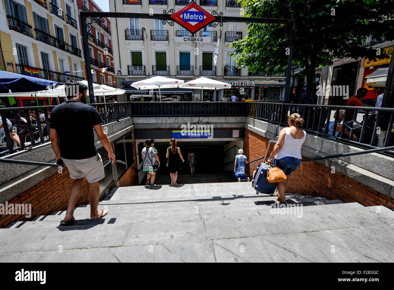La station de métro Chueca, Madrid- Estación del métro Chueca, Madrid ...