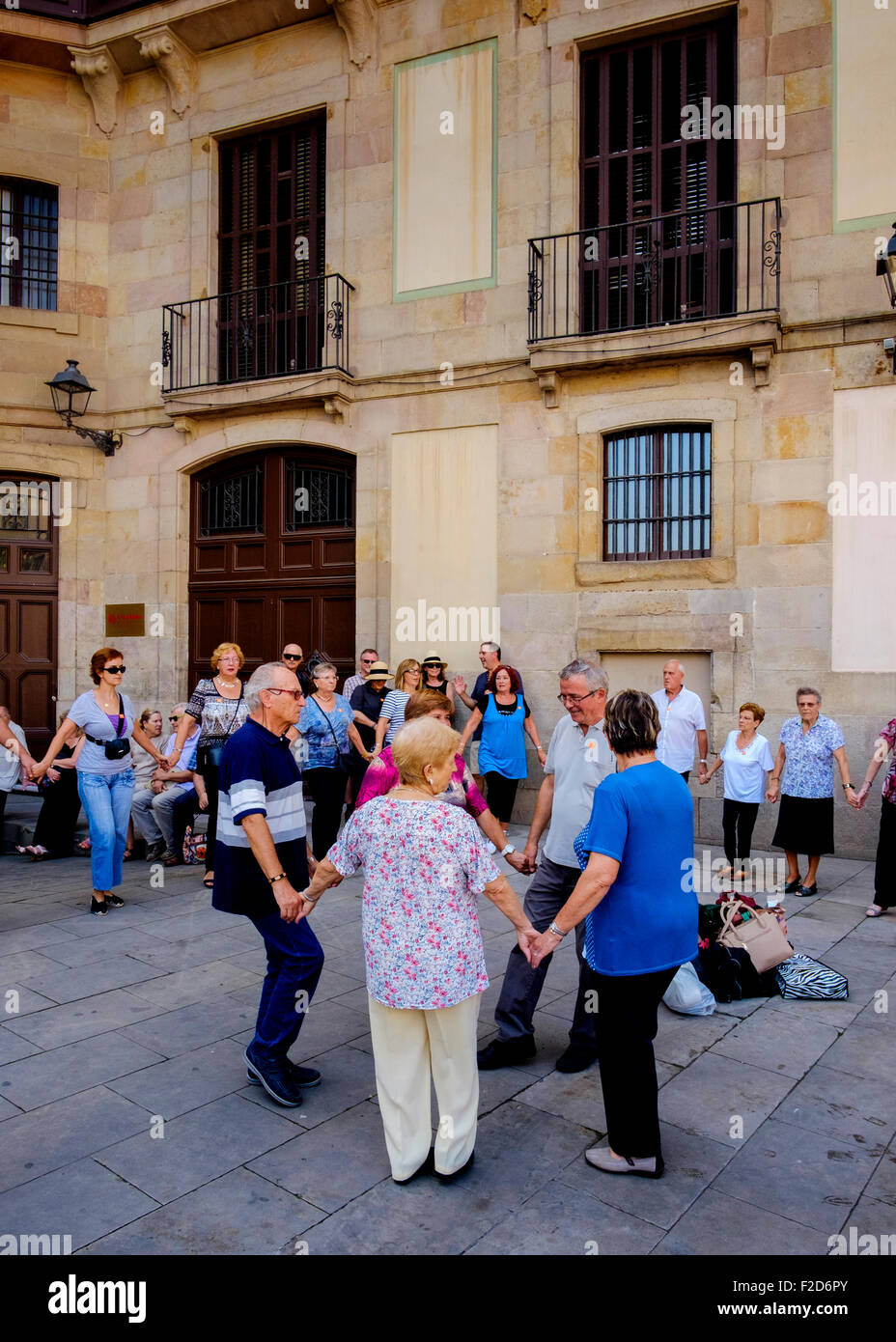 Danse de la sardane Banque de photographies et d’images à haute ...