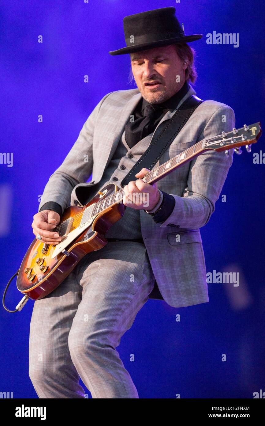 Nalle colt guitare Banque de photographies et d’images à haute ...