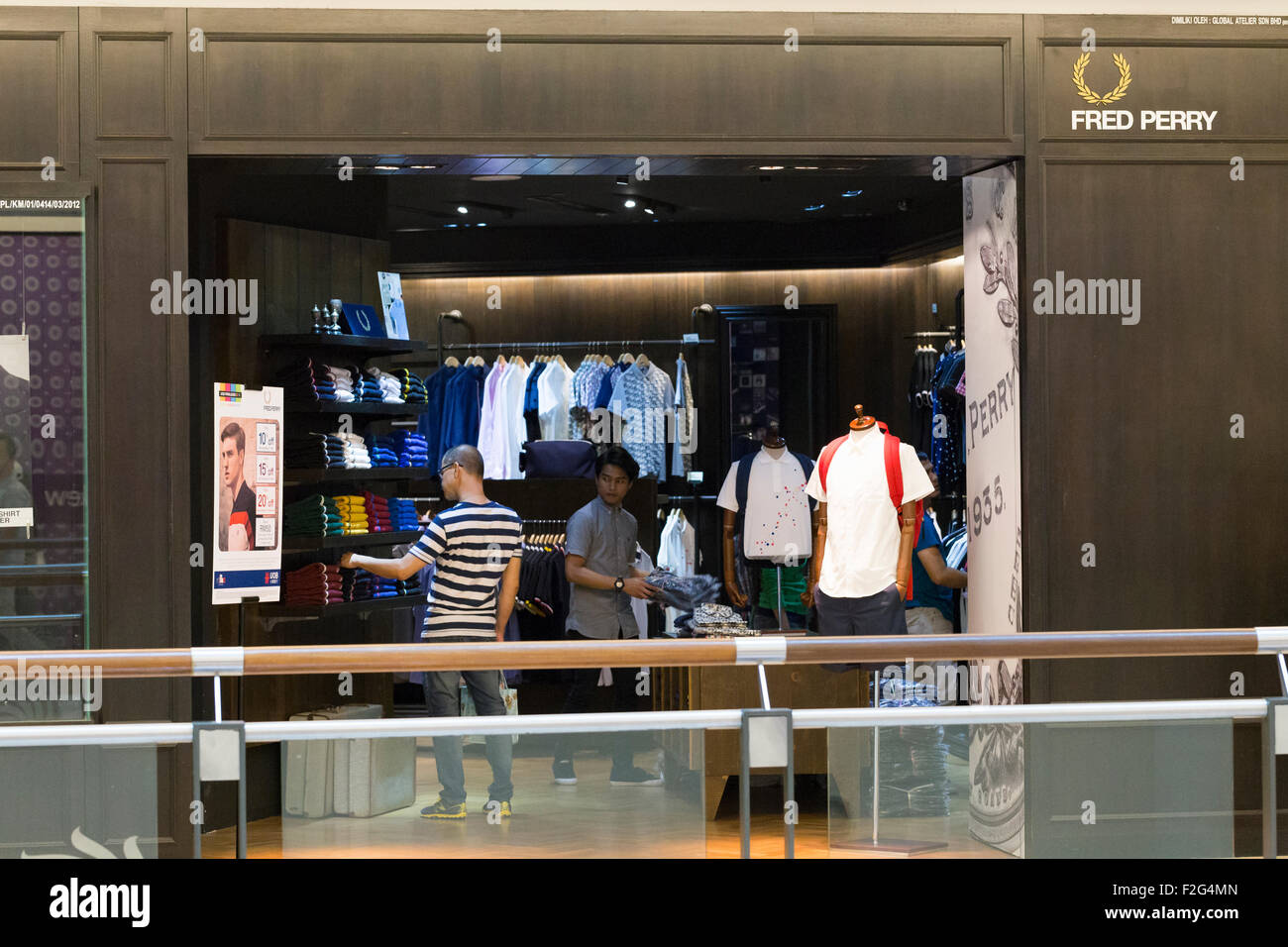 Fred perry store Banque de photographies et d’images à haute résolution ...
