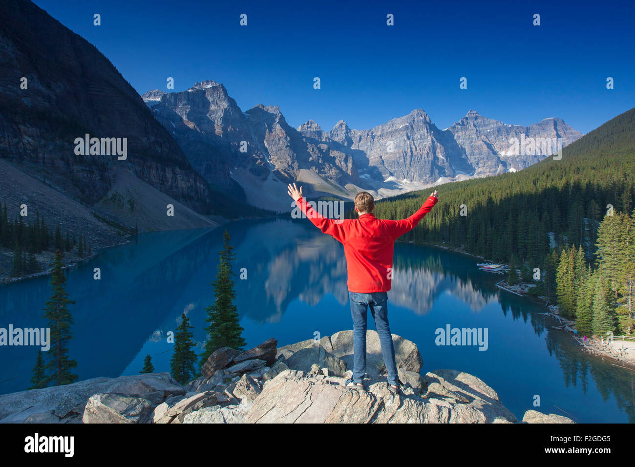Moraine lake viewpoint Banque de photographies et d’images à haute ...