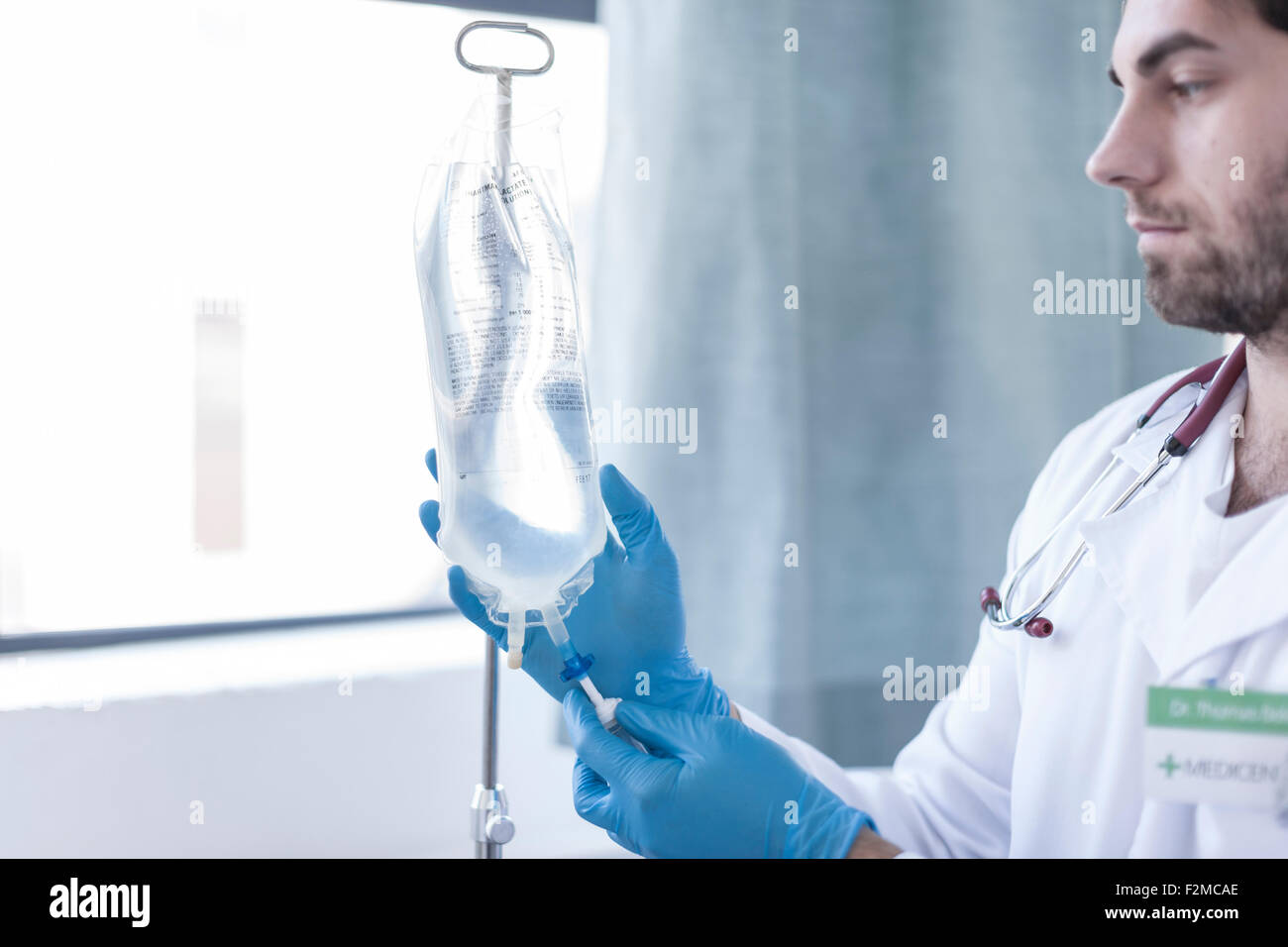 Perfusion intraveineuse Banque de photographies et d’images à haute ...