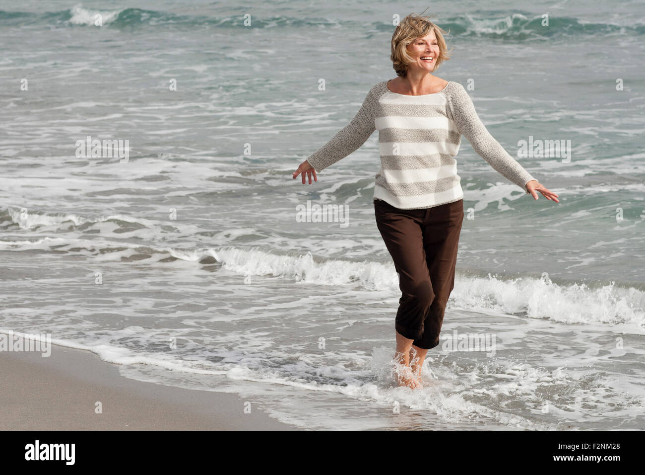 Wet clothes beach Banque de photographies et d’images à haute ...