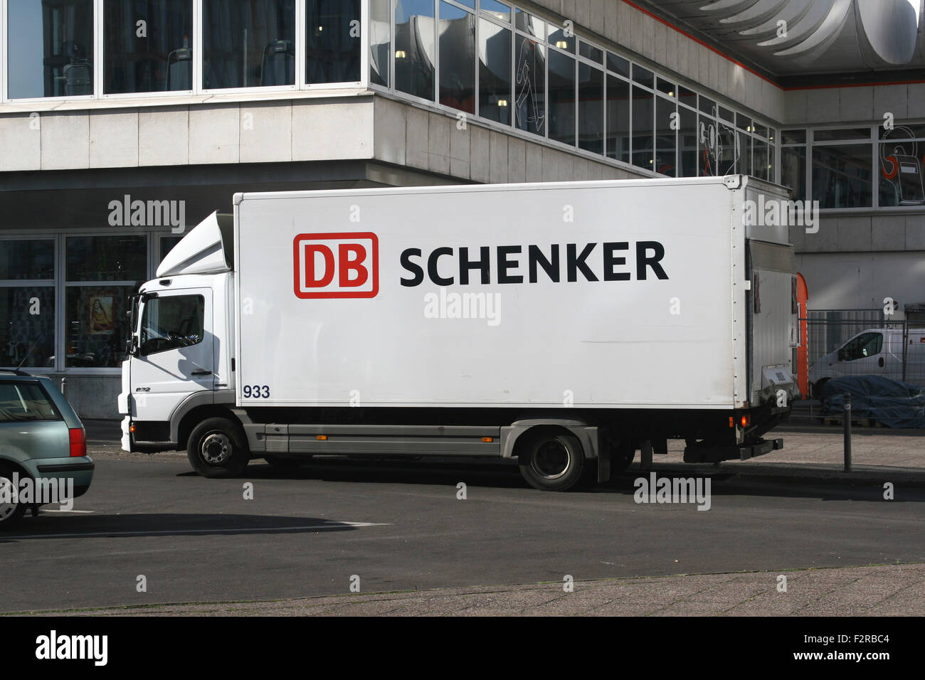 DB Schenker CAMION DE LIVRAISON CAMION VAN Photo Stock - Alamy