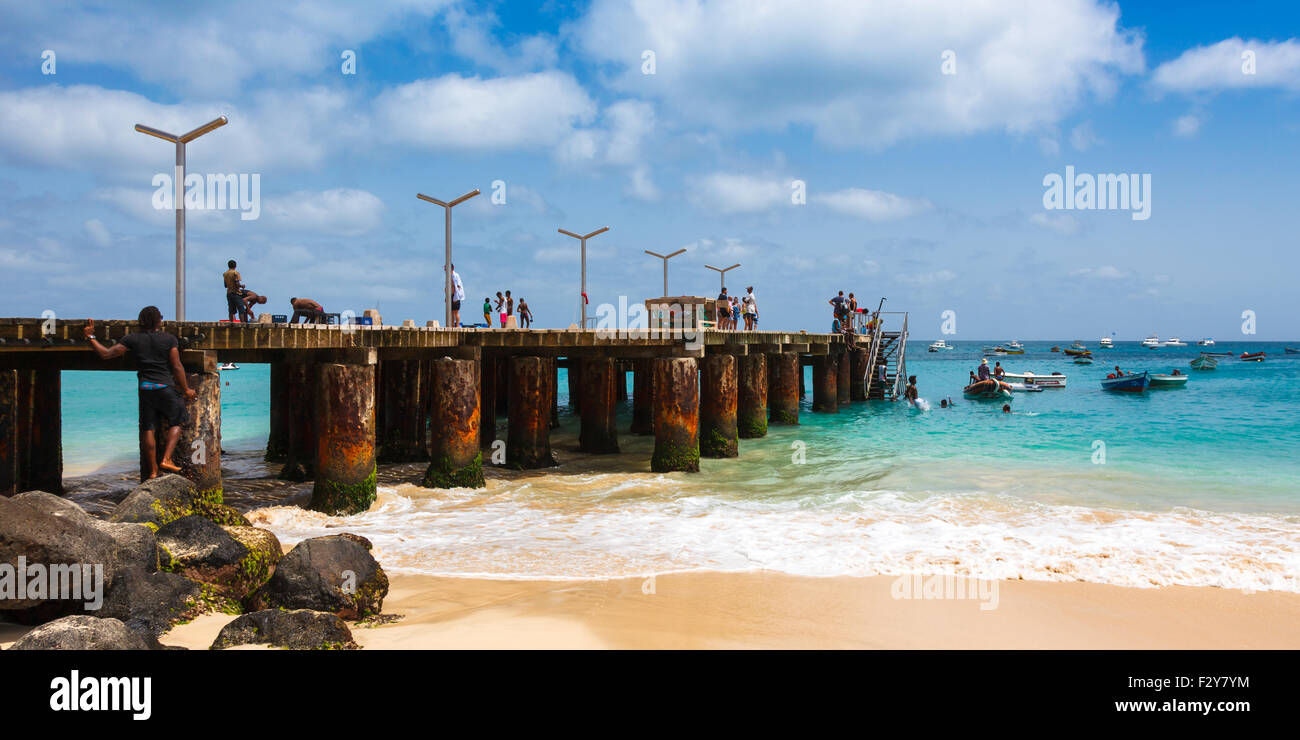 Plage ponton Banque de photographies et d’images à haute résolution - Alamy