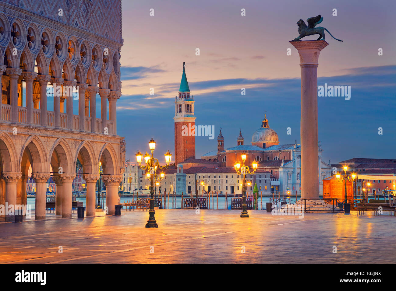 Venise. Image de la place Saint Marc à Venise au lever du soleil Photo ...