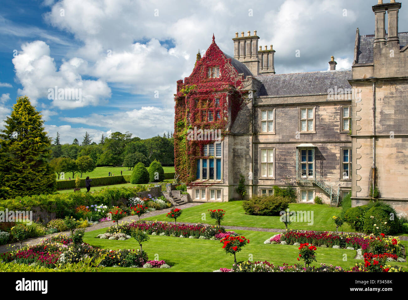 Jardin à Muckross House, près de Killarney, comté de Kerry, Irlande ...