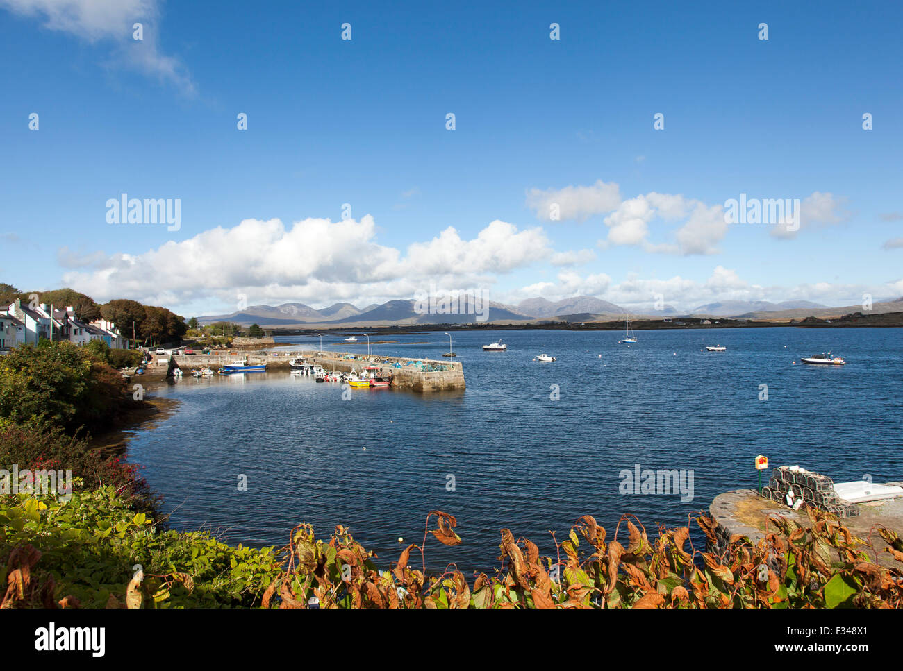 Roundstone bay Banque de photographies et d’images à haute résolution ...