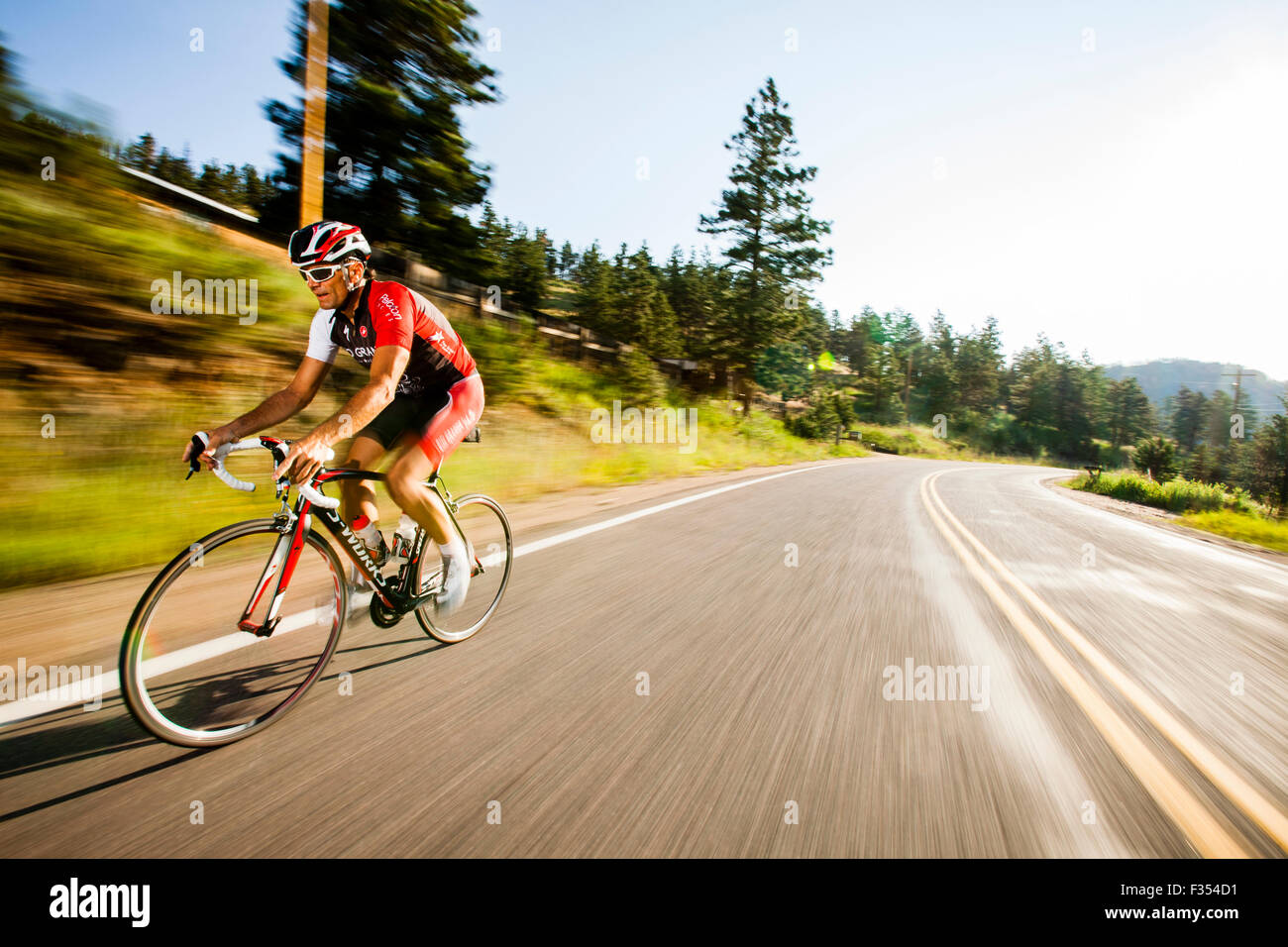 Avec cycliste Banque de photographies et d’images à haute résolution ...