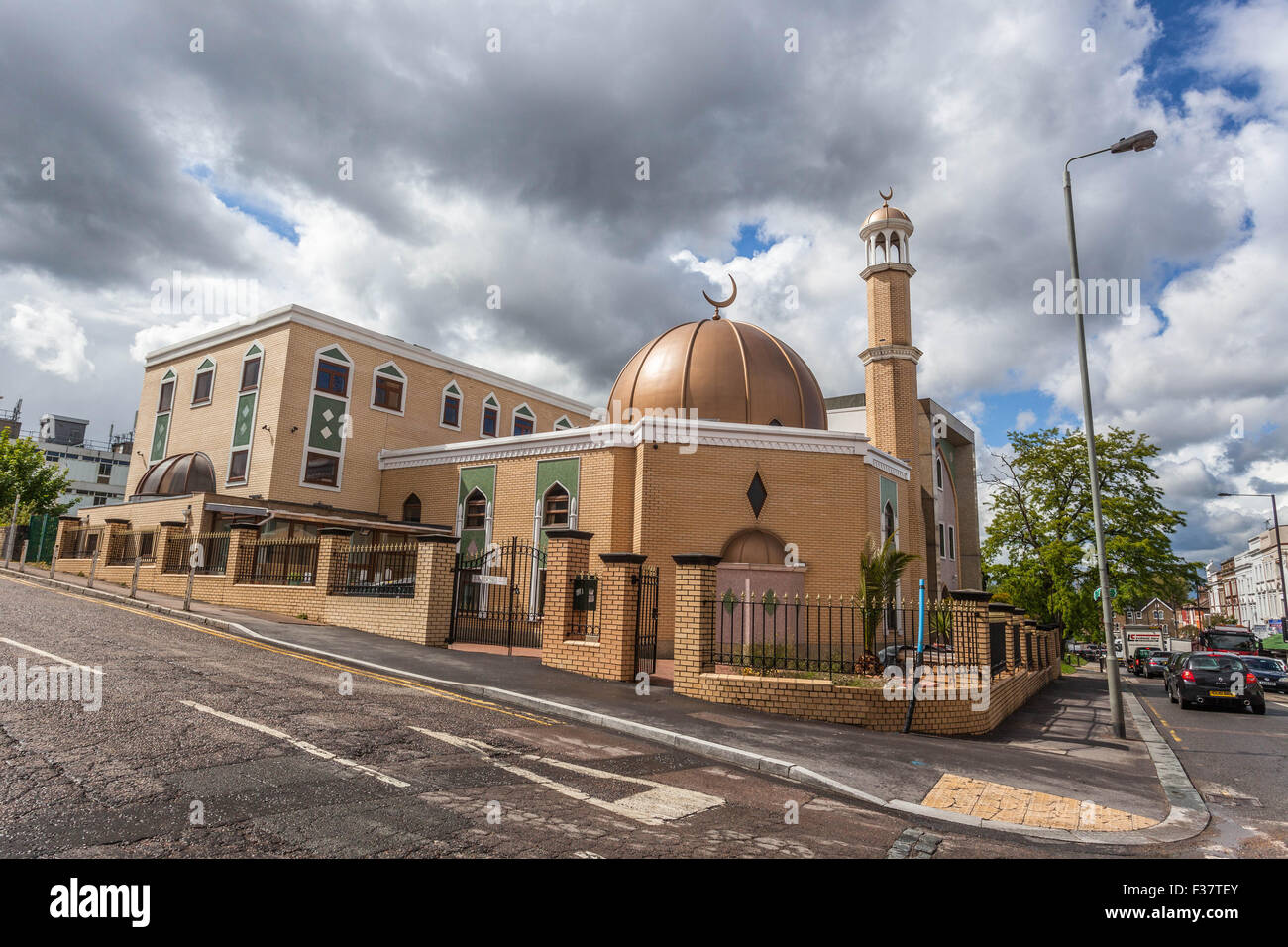 London islamic cultural society and mosque Banque de photographies et d ...