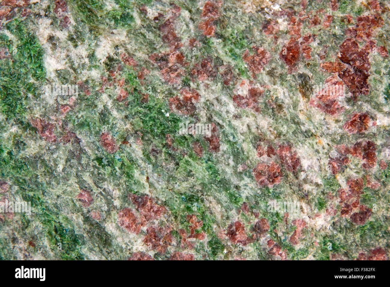 Eclogite garnet omphacite pyroxene Banque de photographies et d’images ...