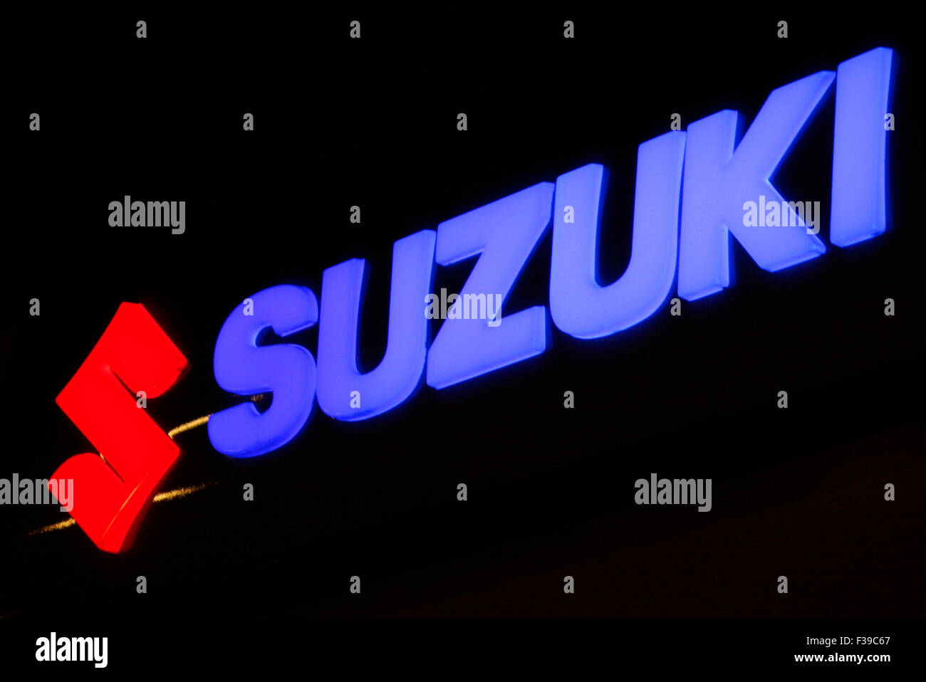 Logo Suzuki Banque d'image et photos - Alamy