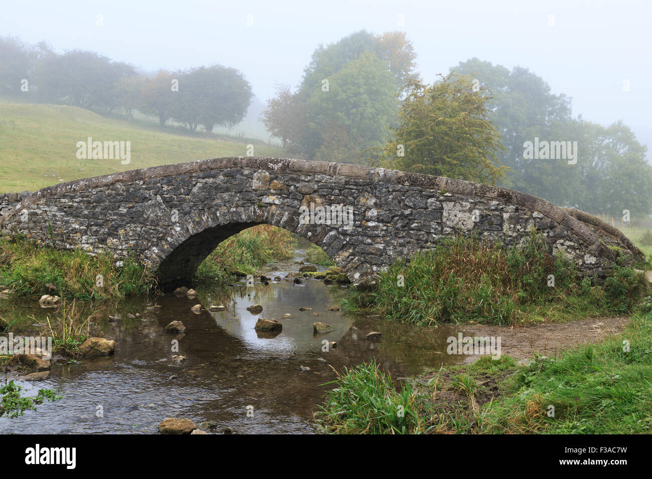Pont en arc segmentaire Banque de photographies et d’images à haute ...