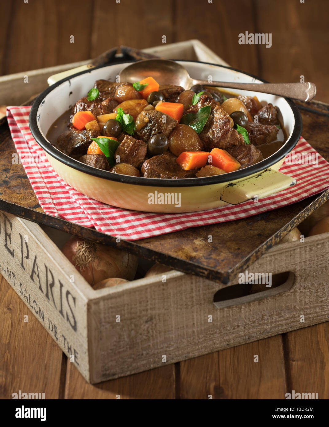 Daube de boeuf. Ragoût de boeuf français. France Food Photo Stock - Alamy